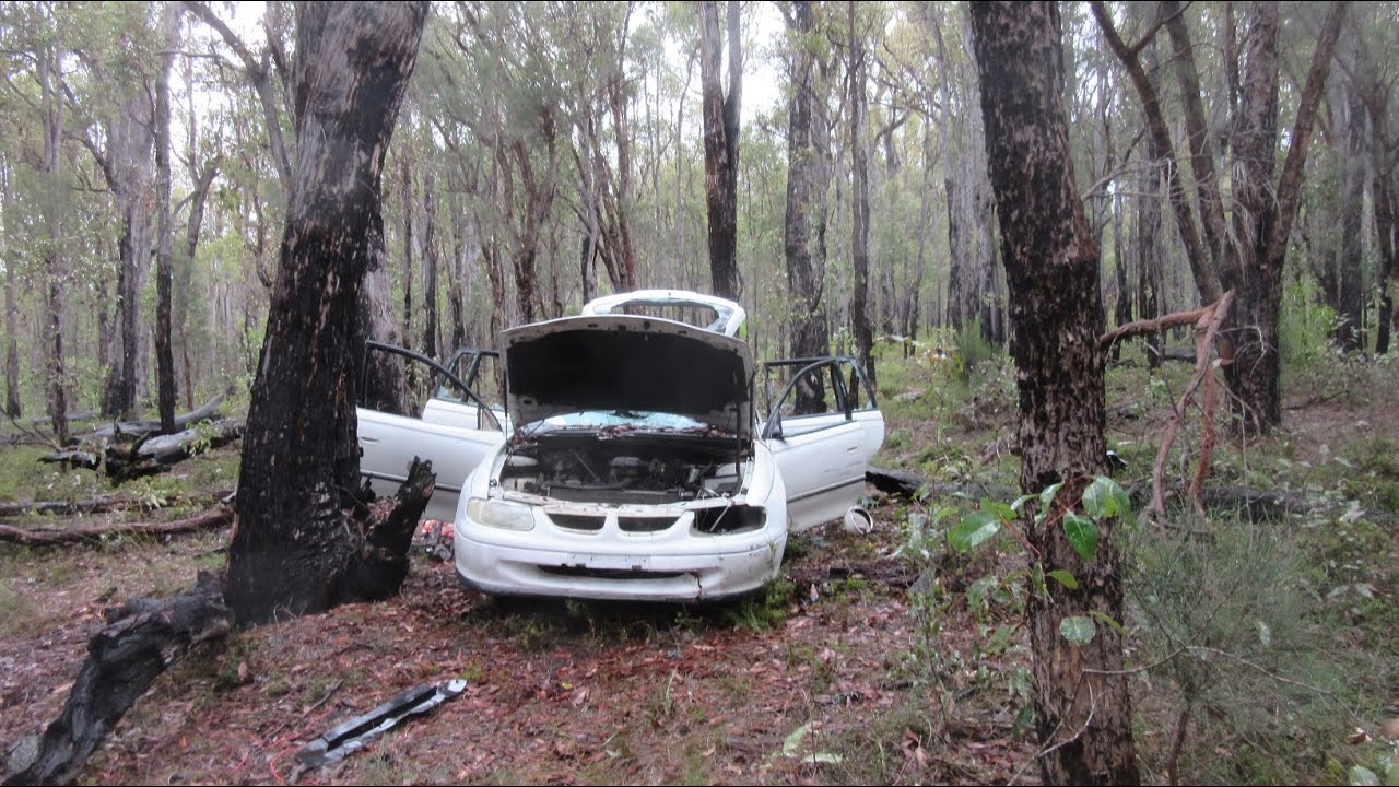 Wreck Holden Commodore VT station wagon, freshly dumped - YouTube