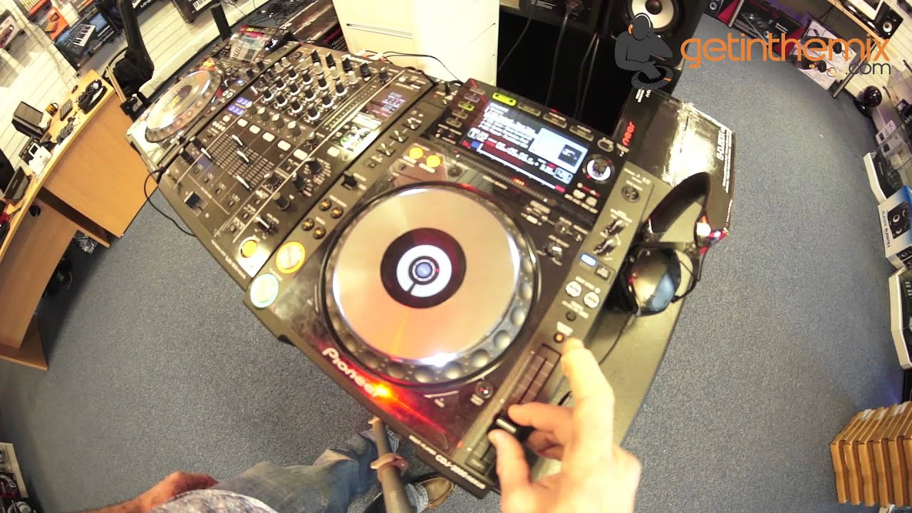 Beat Matching Tutorial at Get in the Mix by ellaskins the DJ Tutor - YouTube