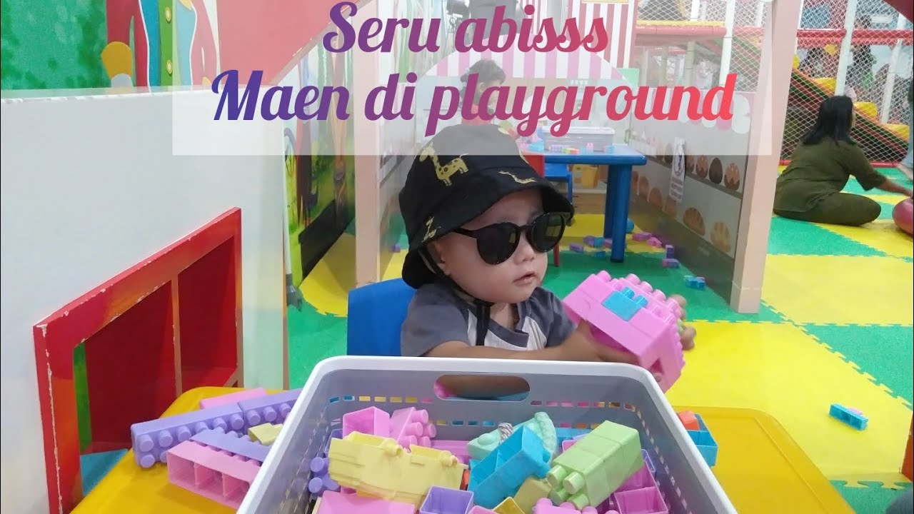 bahagia main di playground bareng papi||mandi bola||ilesisnawati - YouTube