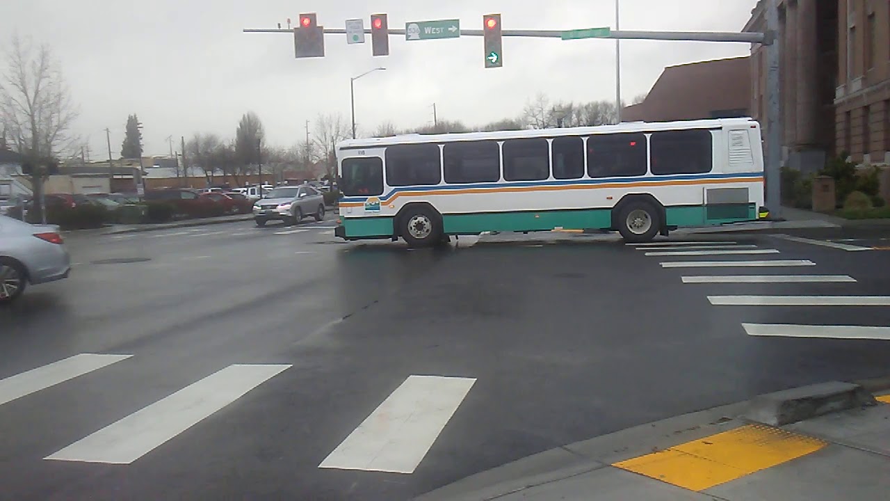 Island Transit driver training in a classic Gillig Phantom! - YouTube