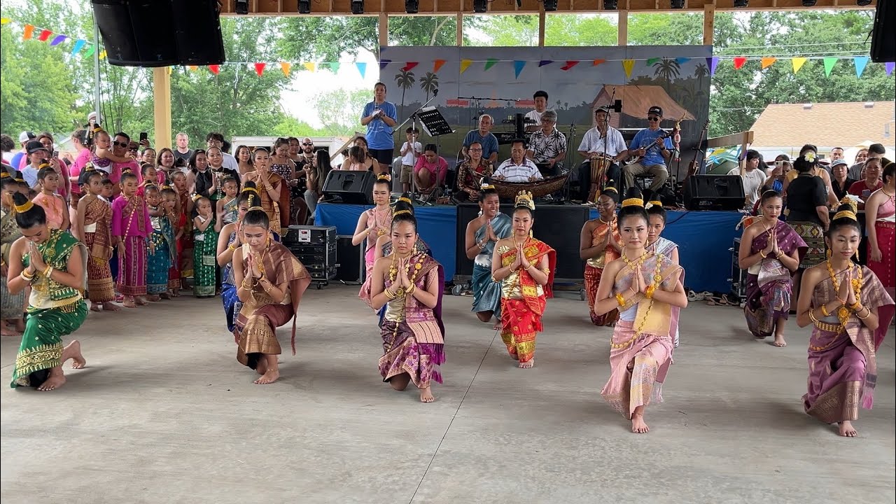 Lao Pan Noy ຟ້ອນລາວແພນນ້ອຍ | Boun Pha Pa 2024 Wat Lao Buddhavath of Des ...