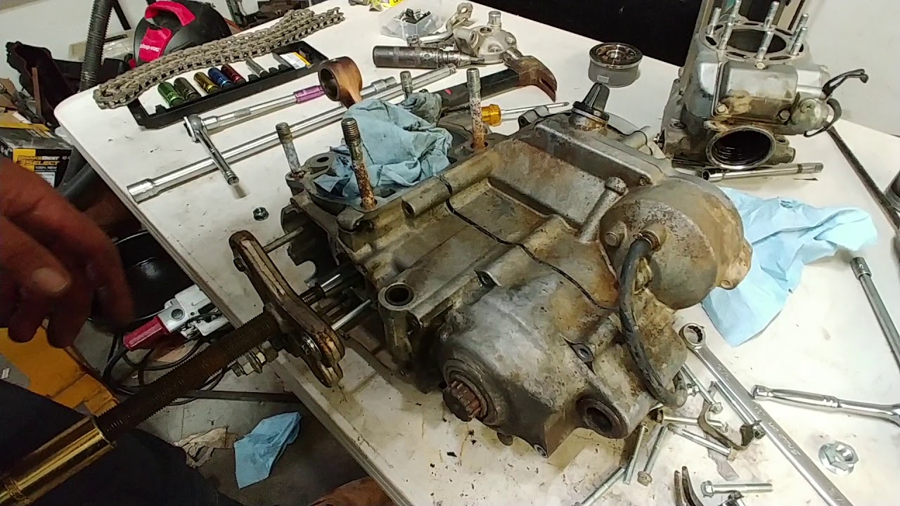 Case Splitting made easy...(2 stroke) Kawasaki - YouTube
