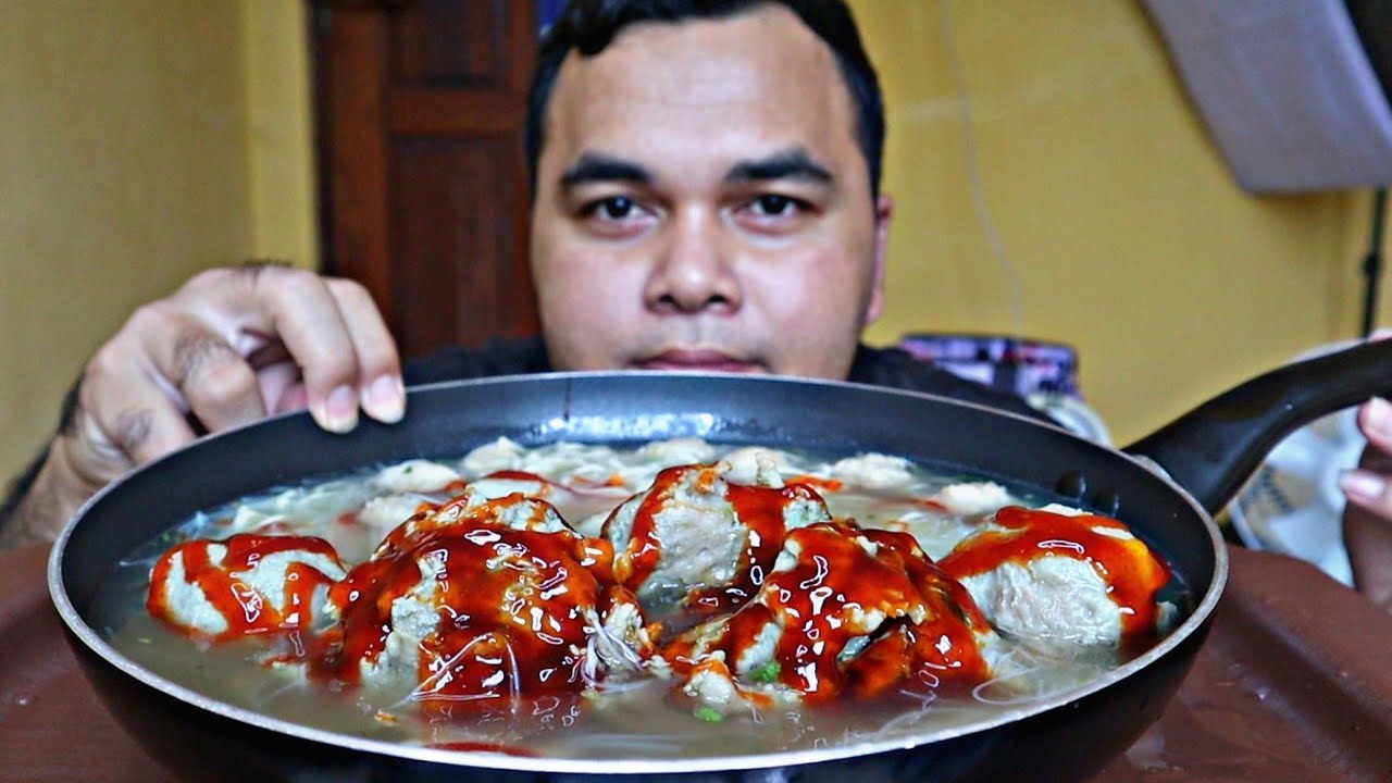 MUKBANG BAKSO PETIR JUMBO EKTRSA SAOS HOT LAVA - YouTube