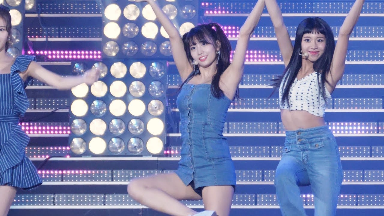 [4K] [180717] TWICE 트와이스 (MOMO 모모) - Dance The Night Away 댄스더나잇어웨이 (열린 ...
