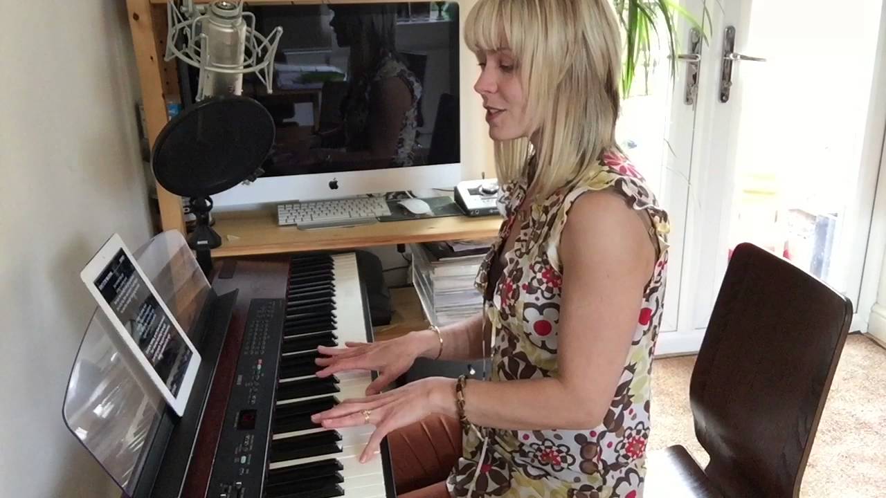 Yorkshire Wedding Singer & Pianist Sings Don't Stop Believing for a ...