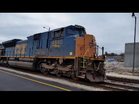 [CSX]4840 EMD SD70ACE Leads Q400-14 With K5LLA in Fayetteville NC & 3 Other Locomotives - YouTube