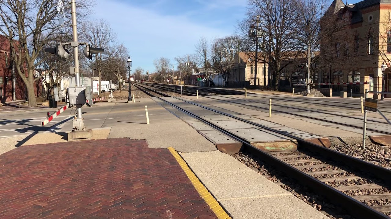 Outbound Metra 117 Arrives at Riverside IL - YouTube