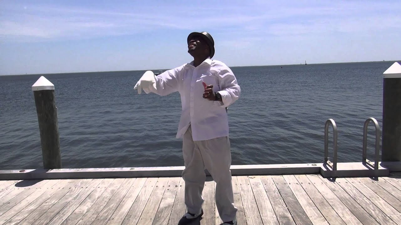 Kevin Banks- Spell breaker official video - YouTube