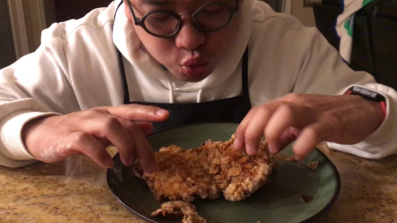 ASMR Homemade Taiwanese XXL Fried Chicken Jipai 家制台灣炸雞排 - YouTube
