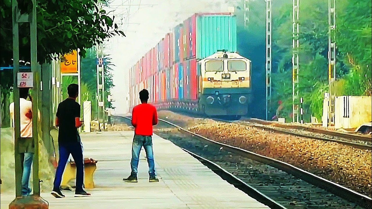 यह है असली बाहुबली। Tallest Freight Train Double Stack Container With ...