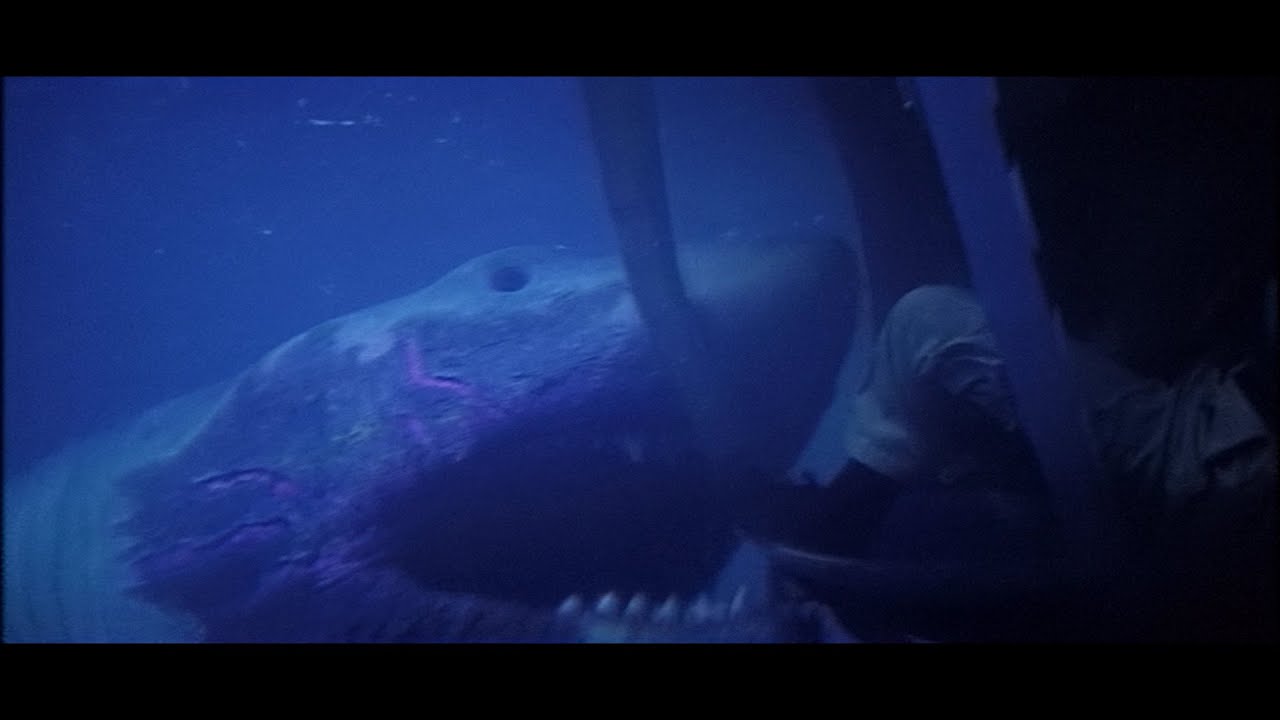 JAWS 2 - Deleted Underwater Helicopter Attack with Rare Brazil VHS ...