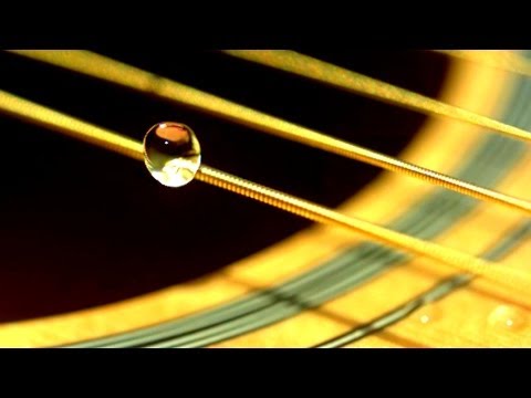 WATER DROPLET ON GUITAR STRING in Slow Motion (Super Close Up!) - Slow ...