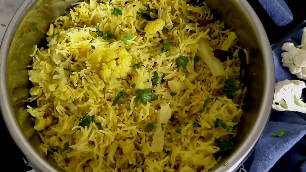 Gobhi wale Chawal Recipe, Cauliflower Pulao Recipe, How to make gobhi ...