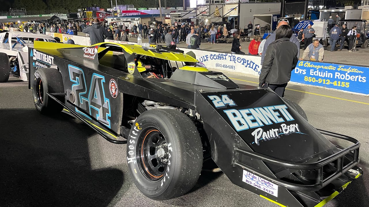 Five Flags Speedway| Modifieds Of Mayhem| 12/2/22| Bruce Bennett - YouTube