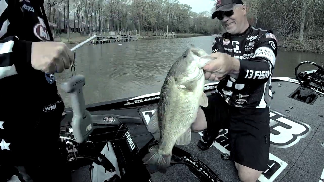 How MLF pro Dave Lefebre locks up his boat and trailer - YouTube