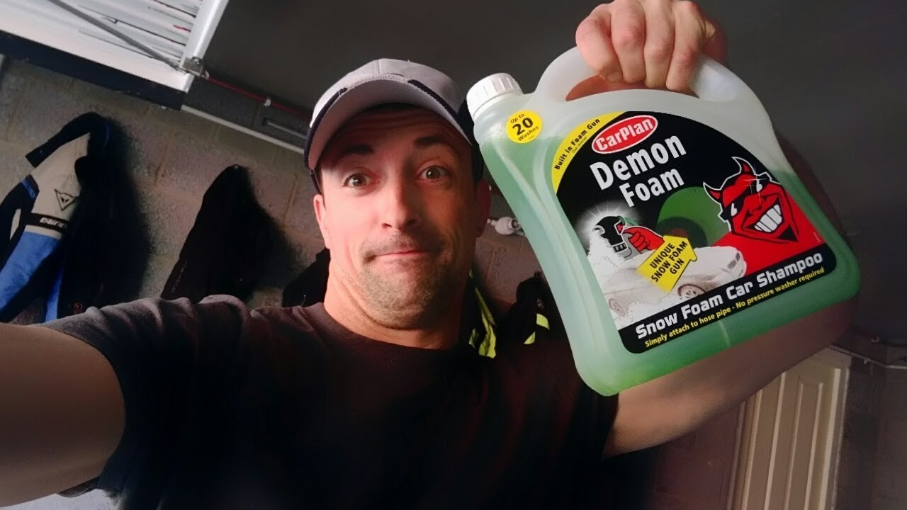 Demon snow foam application to motorbike - YouTube