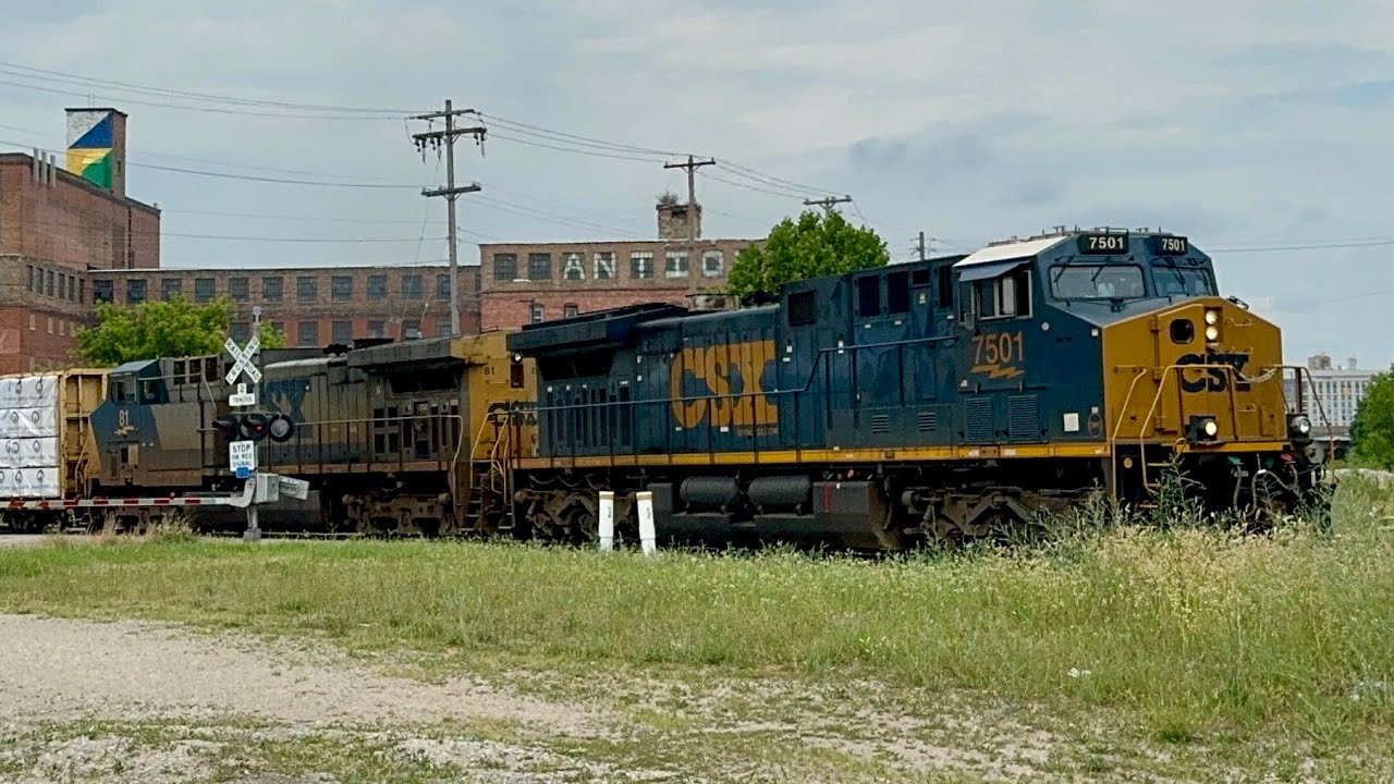NEW vs OLD | CSX #7501/CSX #81 Leads Giant L303-21 Manifest | Salutes ...