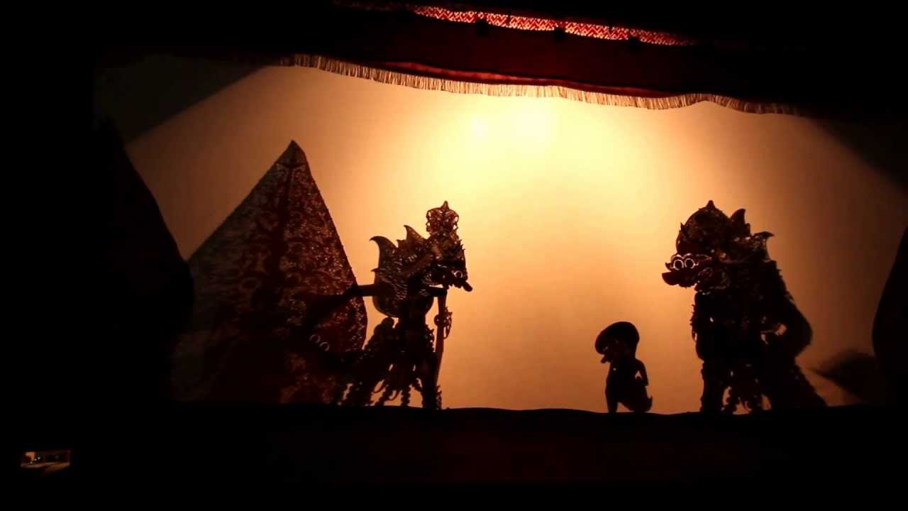 Traditional Shadow Puppet Show - YouTube