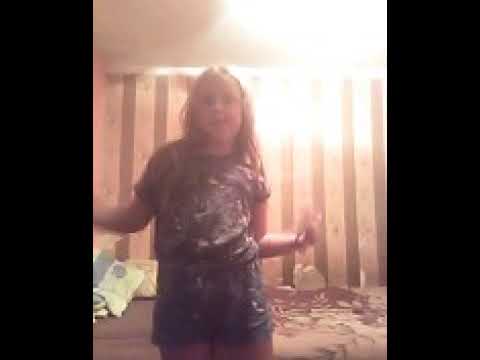 Танцую под песню Танцы под фонарем😃😃😃