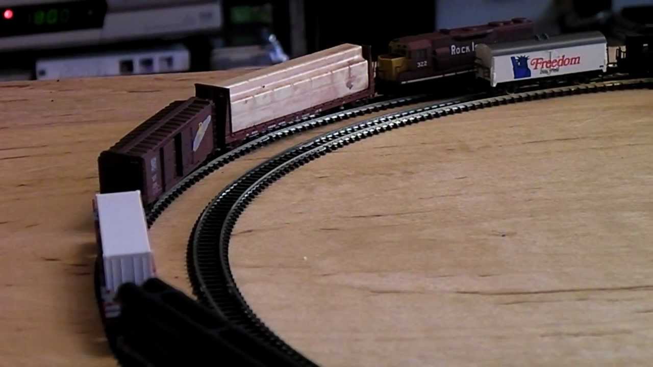 Marklin & Micro-Trains Z scale: American trains - YouTube
