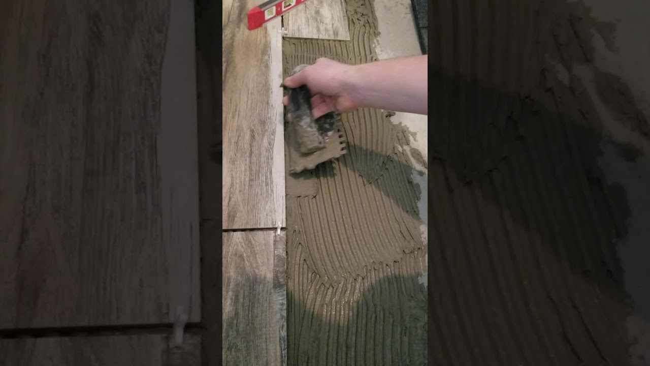 Laying Thin set Mortar and Tile - YouTube