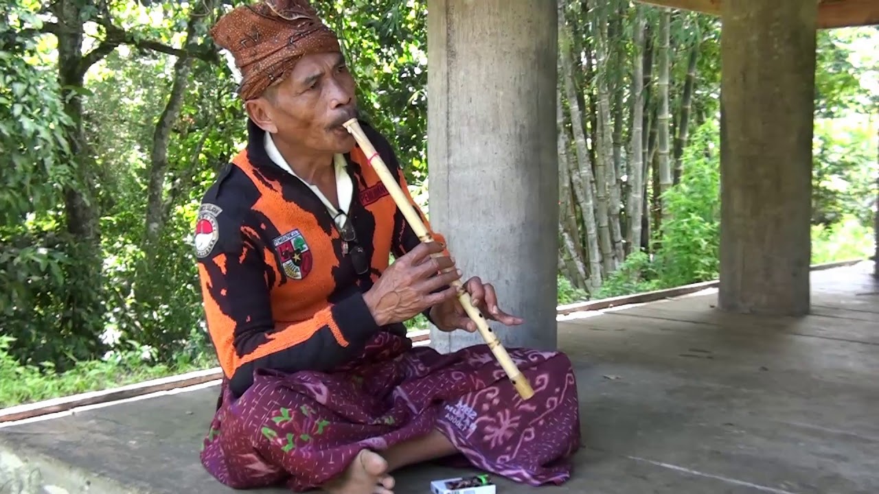 Toraja music: Suling Lembang - Bapak Kamma - YouTube