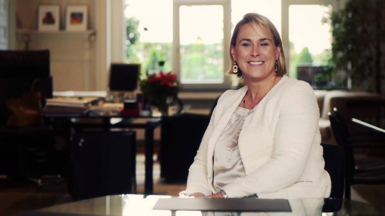 Céline Fremault en 3'33'' - YouTube