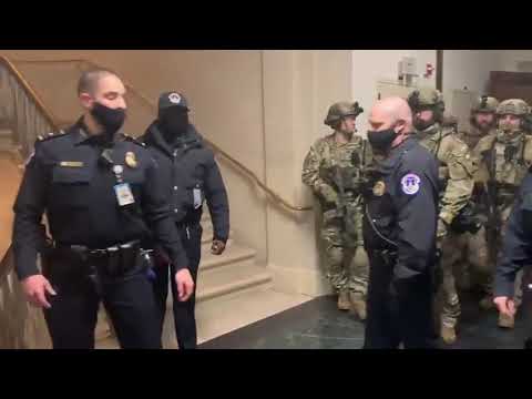FBI SWAT team enters Capitol - YouTube