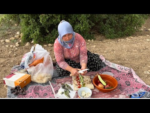 Etten daha lezzetli közde peynir / odun ateşinde çay/ tarlada çapa yapımı 👩‍🌾