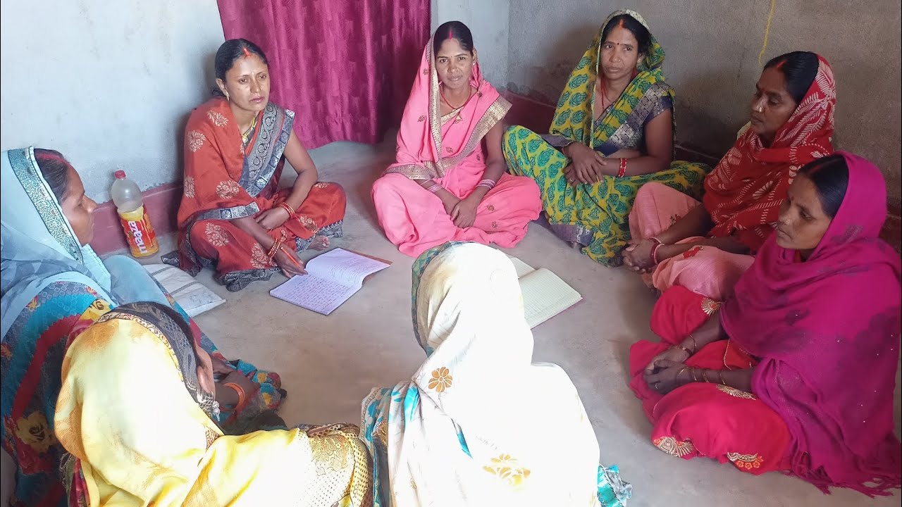 ALF Ka Meeting or Jagrukta Geet ( samuh ke Mahila) - YouTube