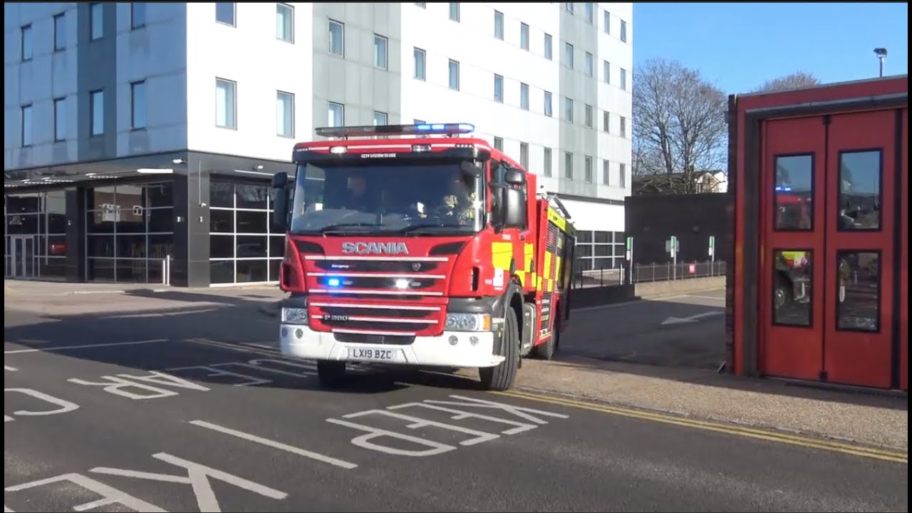 Hertfordshire Fire and Rescue Stevenage Turnout - YouTube