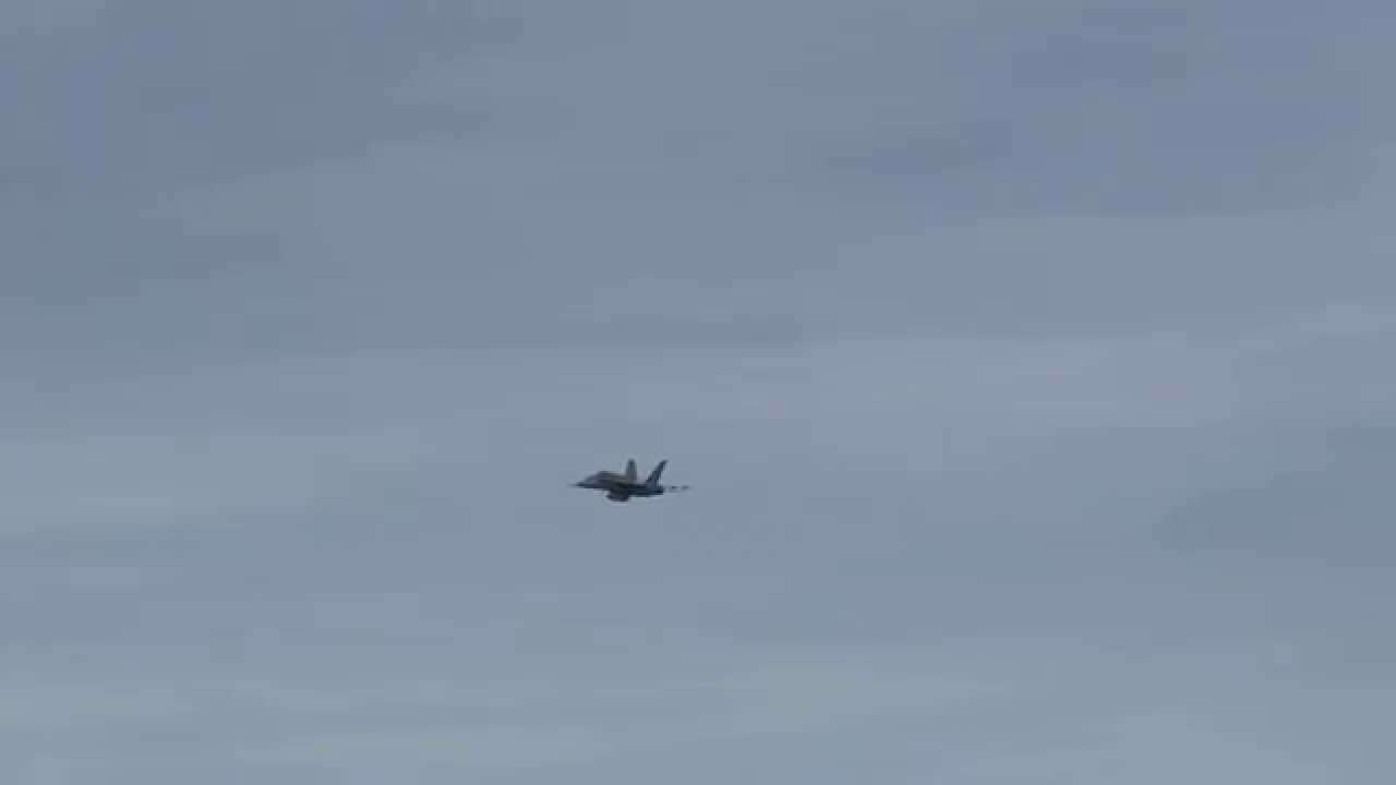 F-18 High Speed Pass - YouTube