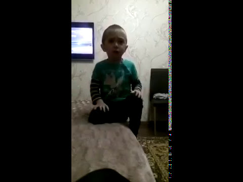 Мальчик учит маму как с ним разговаривать)))