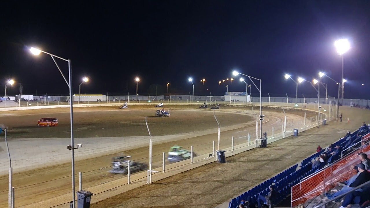 Wellington Speedway - Stockcars Race 4 - 1st Feb 2020 - YouTube