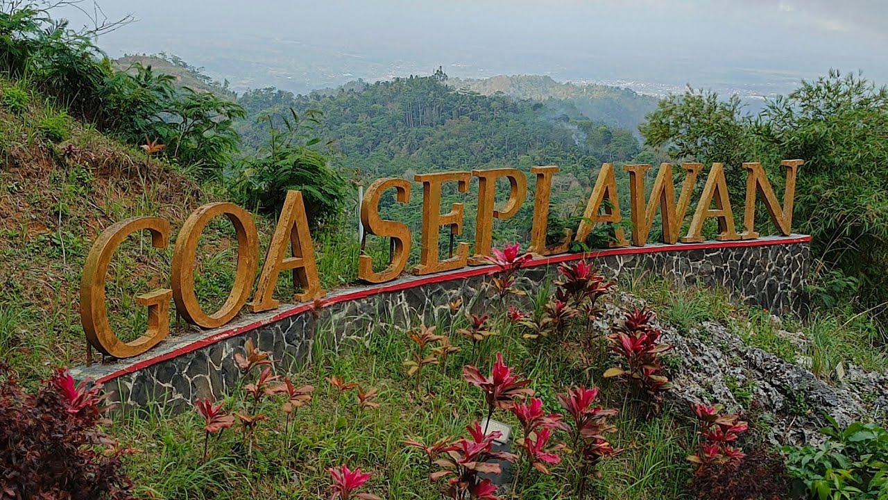 GOA SEPLAWAN | PESONA WISATA ALAM PEGUNUNGAN MENOREH KALIGESING - YouTube