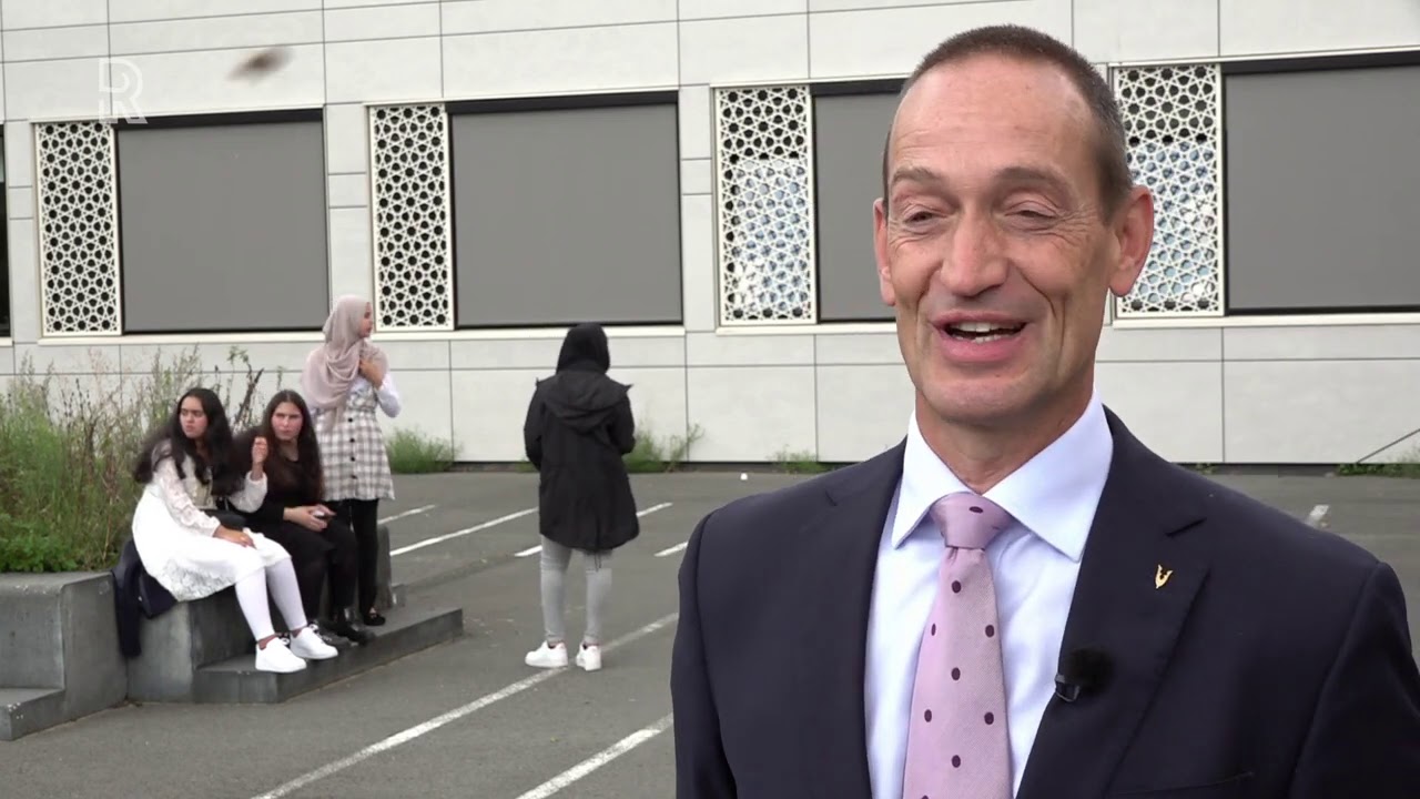 Interim-directeur Bart Jan Geers over onderwijskwaliteit op het Avicenna College - YouTube
