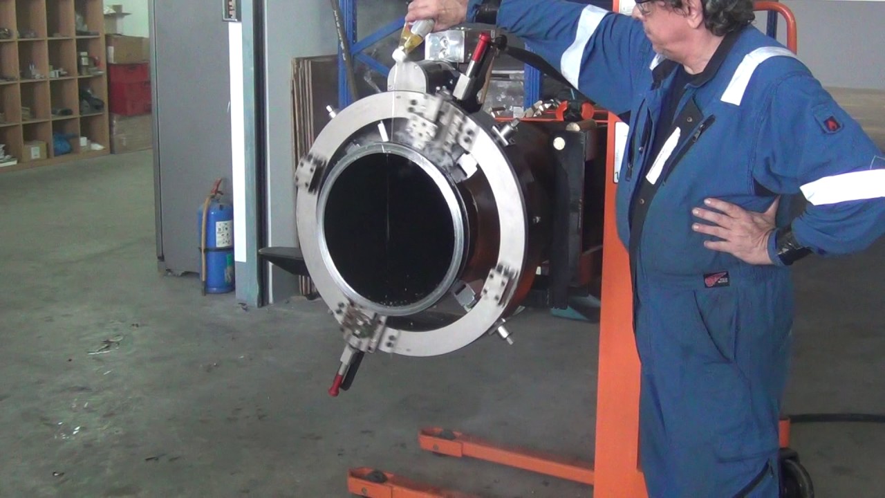 High Speed Pipe Cutting - YouTube