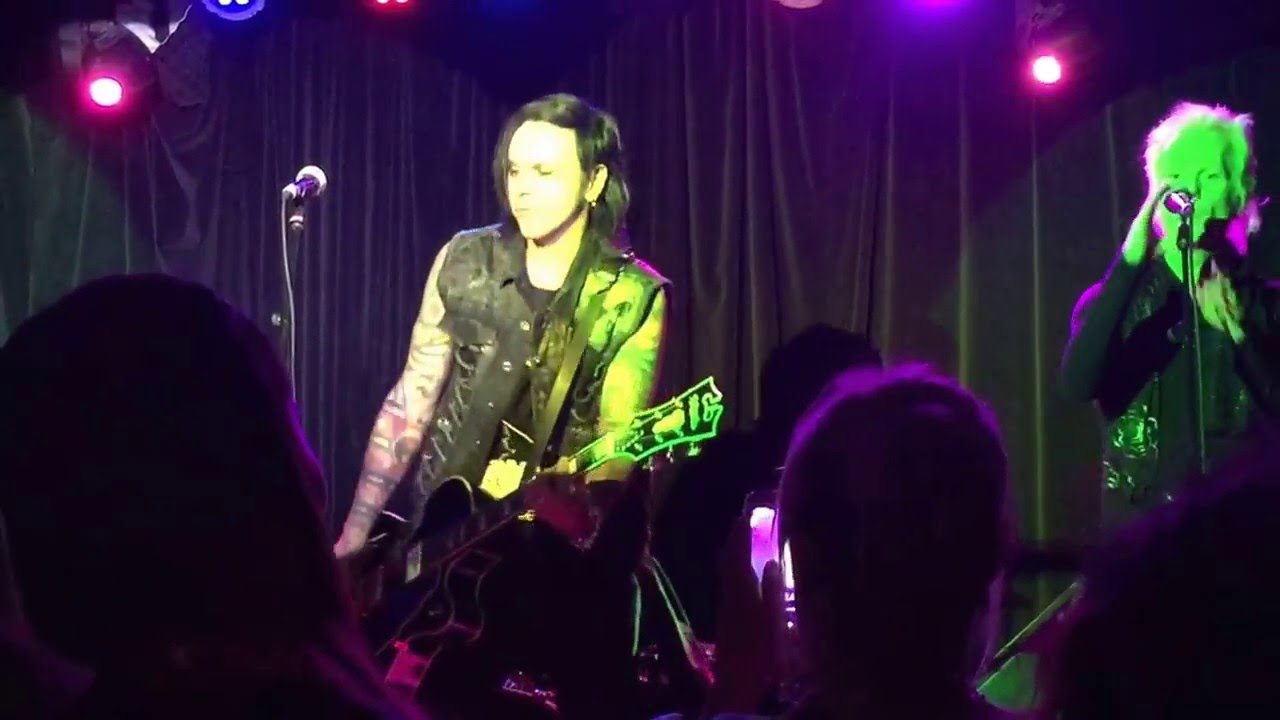 Acey Slade and David Ryder Prangley - Crimson and Clover - YouTube