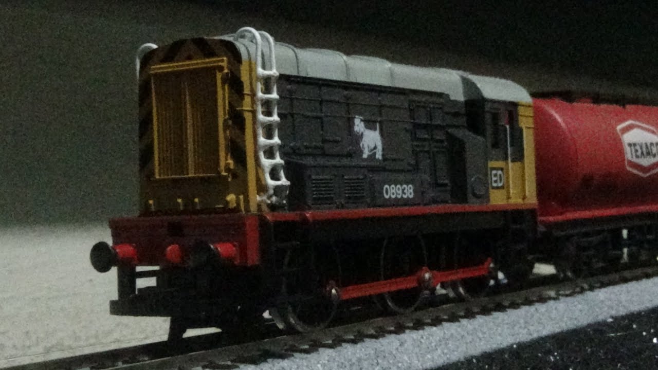 Hornby Railways R803 | Class 08 Shunter | 08938 BR Railfreight | OO ...