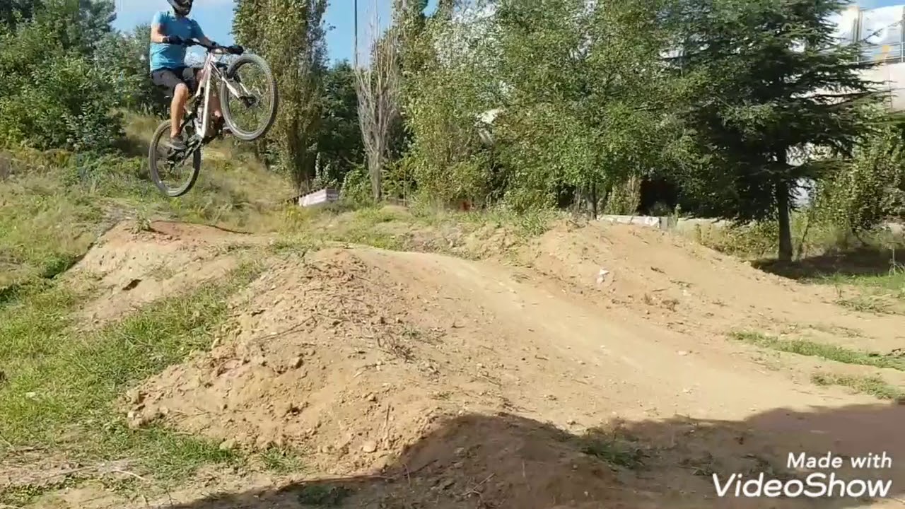 Salti su rampa ottavia bike park - YouTube