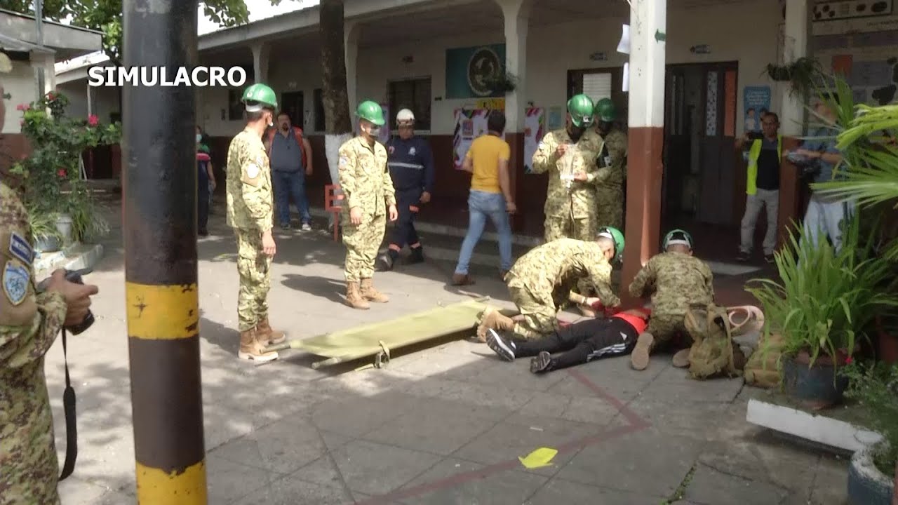 Simulacro de atención de terremoto - YouTube