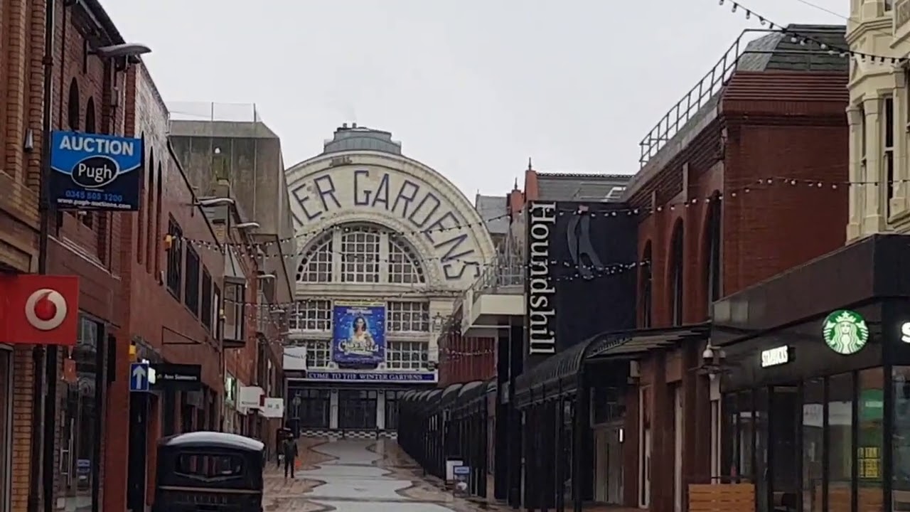 Heavy Rain Walk Through Blackpool Town Centre - YouTube