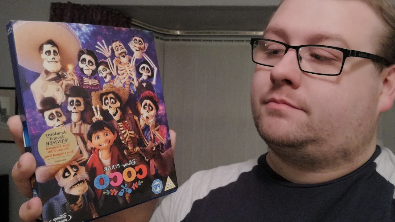 Pixar's Coco Is So Beautiful, It Made Me Cry - (Vlog 07/06/18). - YouTube