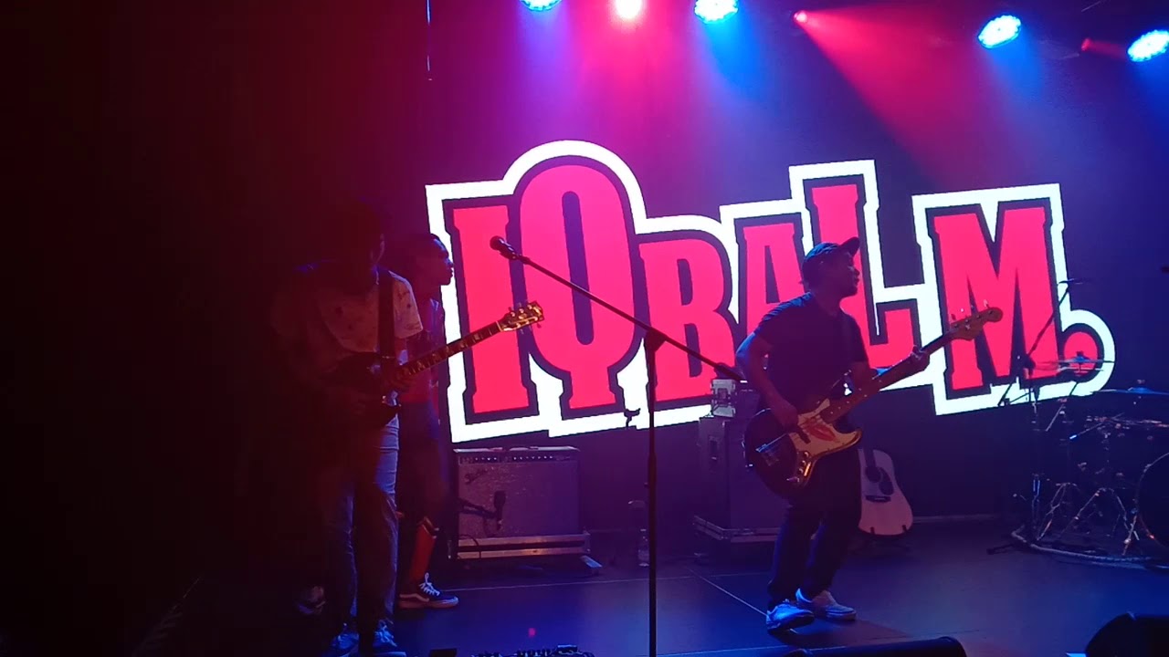 Iqbal M. - Di Balik Bukit | [Live] Vans Musician Wanted 2019 - YouTube