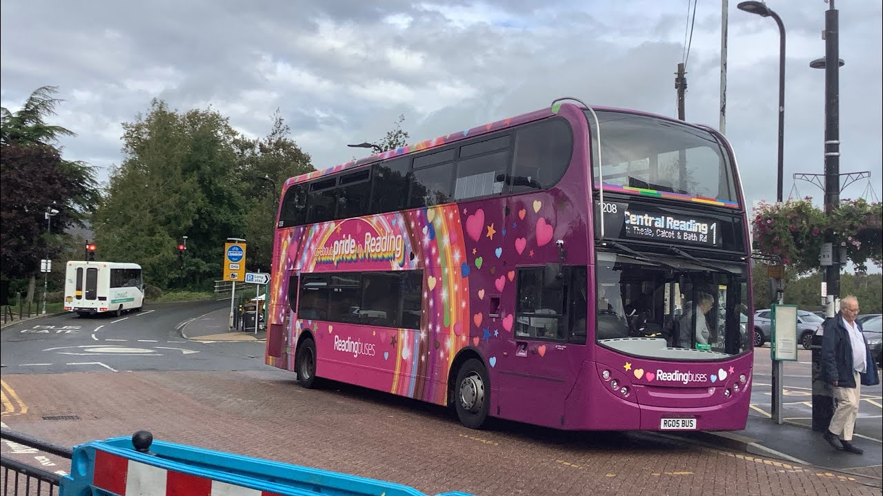 Reading Buses Enviro400 1208 (RG05 BUS) On Route 1 To Central Reading ...