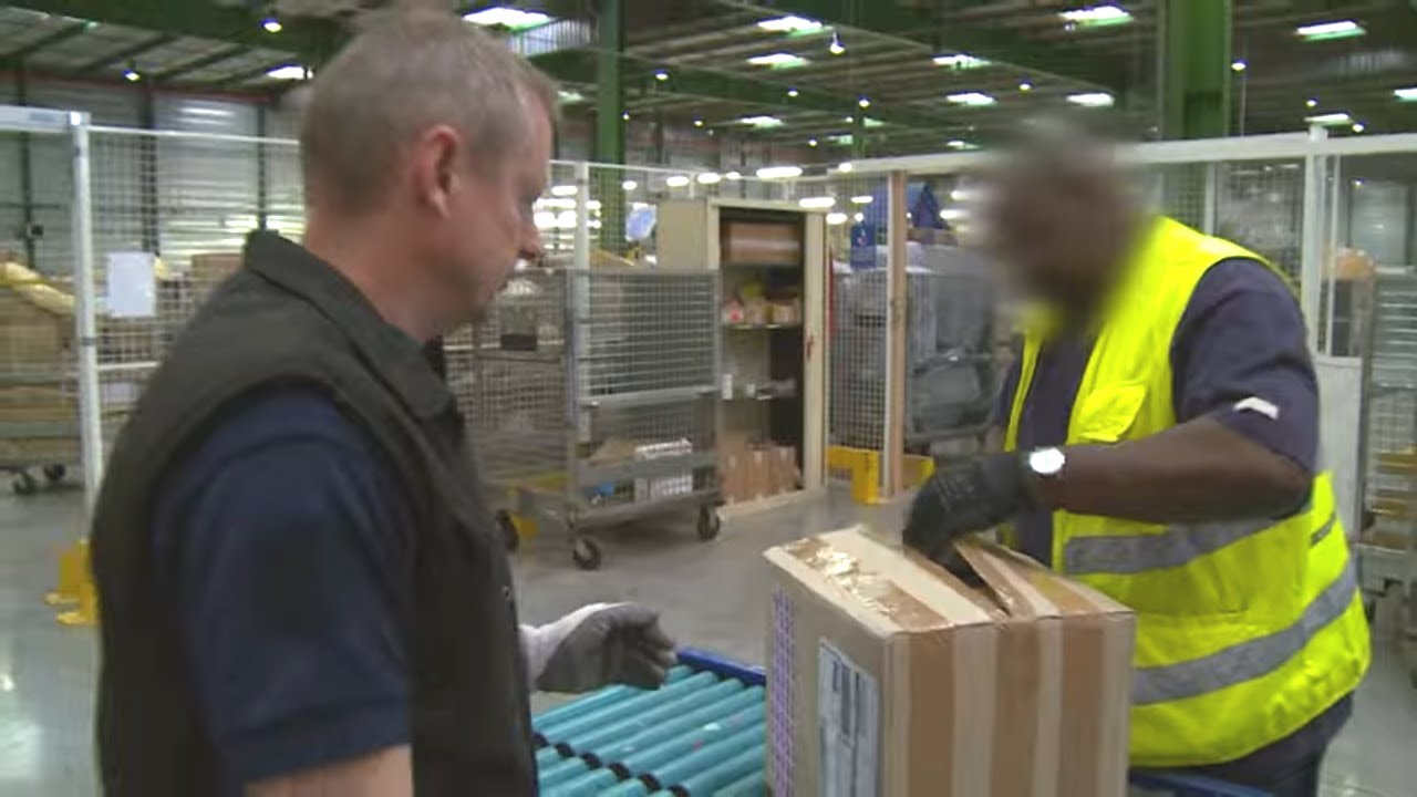 Ce douanier a du flair ! - YouTube