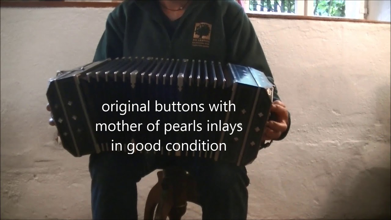 Alfred Arnold (AA) Premier 142 tone bandoneon - YouTube