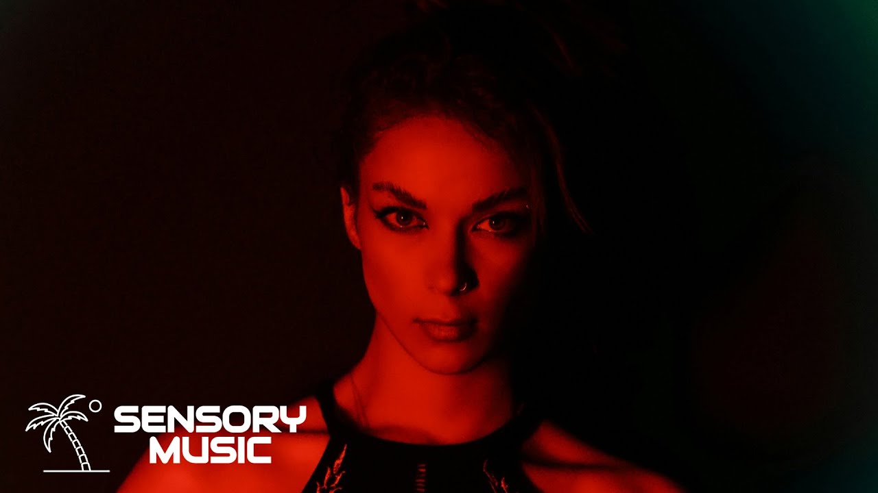 Alesso feat. Becky Hill - Surrender - YouTube