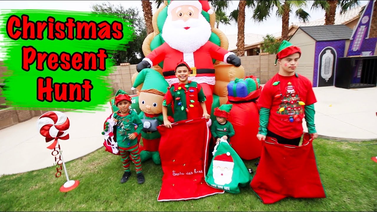 Pretend Play CHRISTMAS PRESENT HUNT with SANTA'S LITTLE HELPERS - YouTube