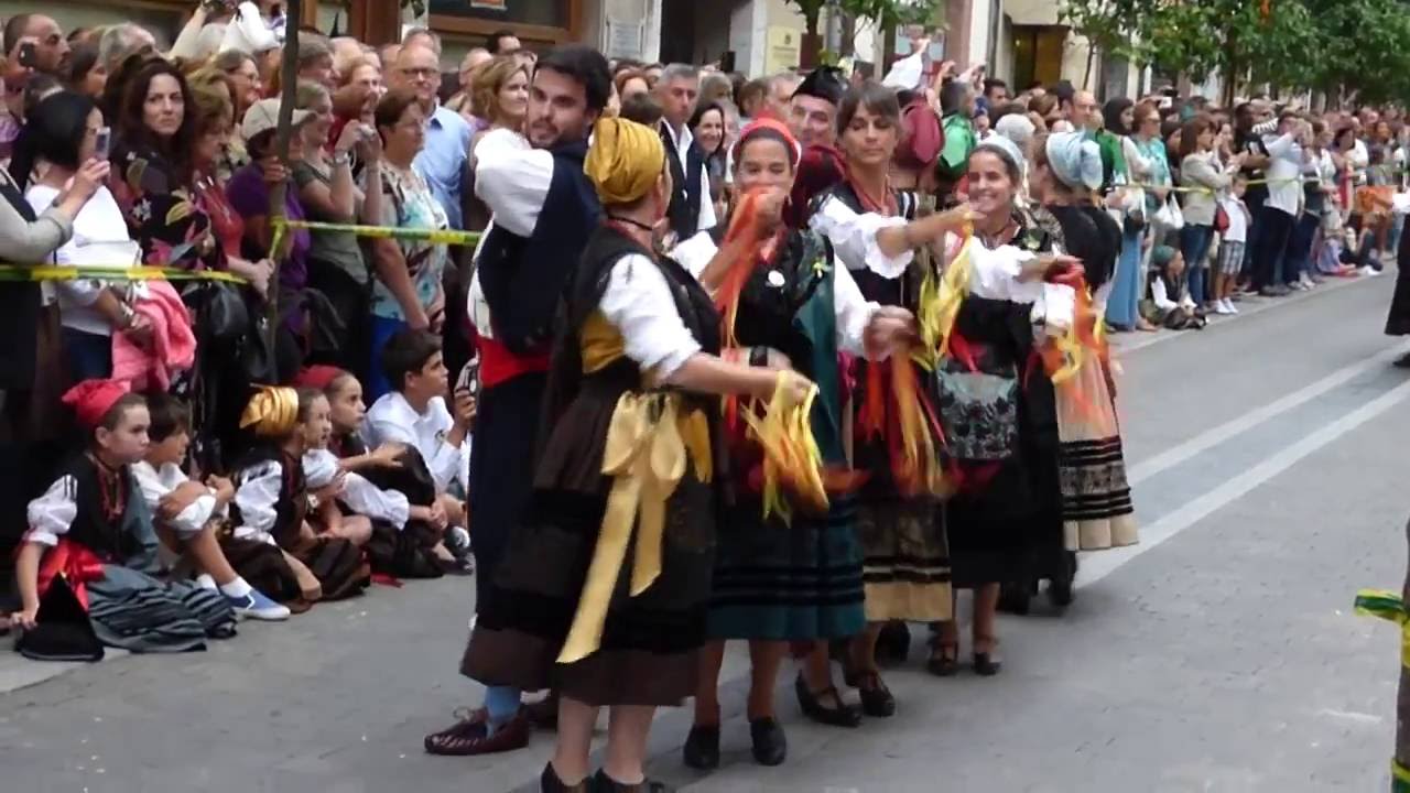 Llanes San Roque 2016. (Traditional dance) - YouTube